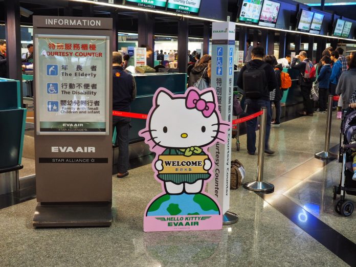 รีวิว เครื่องบินที่มุ้งมิ้งกระดิ่งแมวที่สุดในโลก Hello Kitty Jet