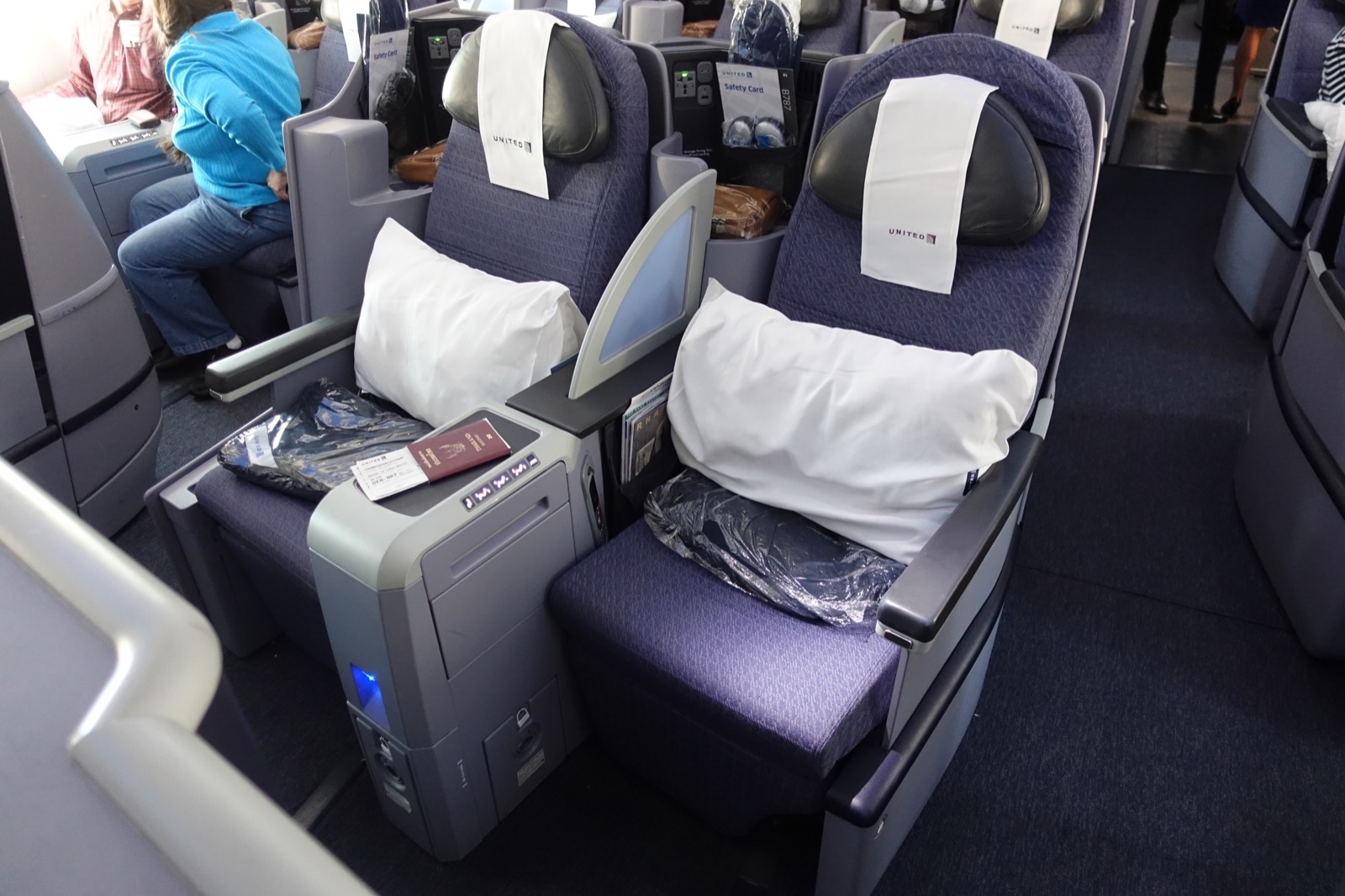 รีวิว United Business First Class บน Boeing 787-8 Dreamliner