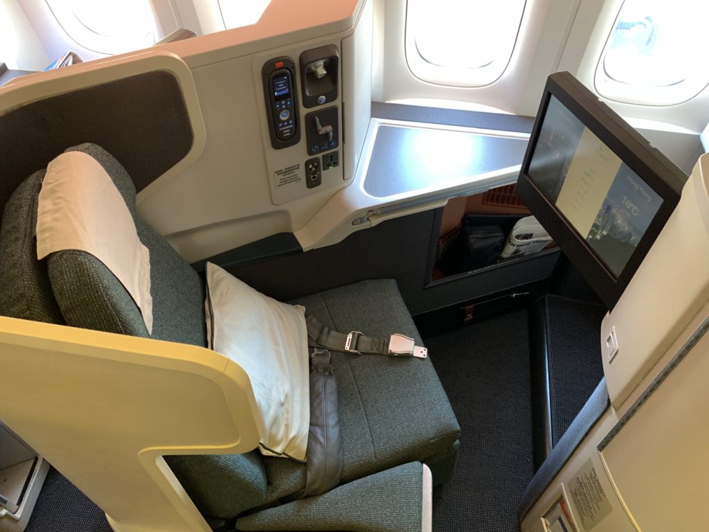 รีวิว Business Class - Cathay Pacific บน Boeing 777-300ER เส้นทาง SFO-HKG